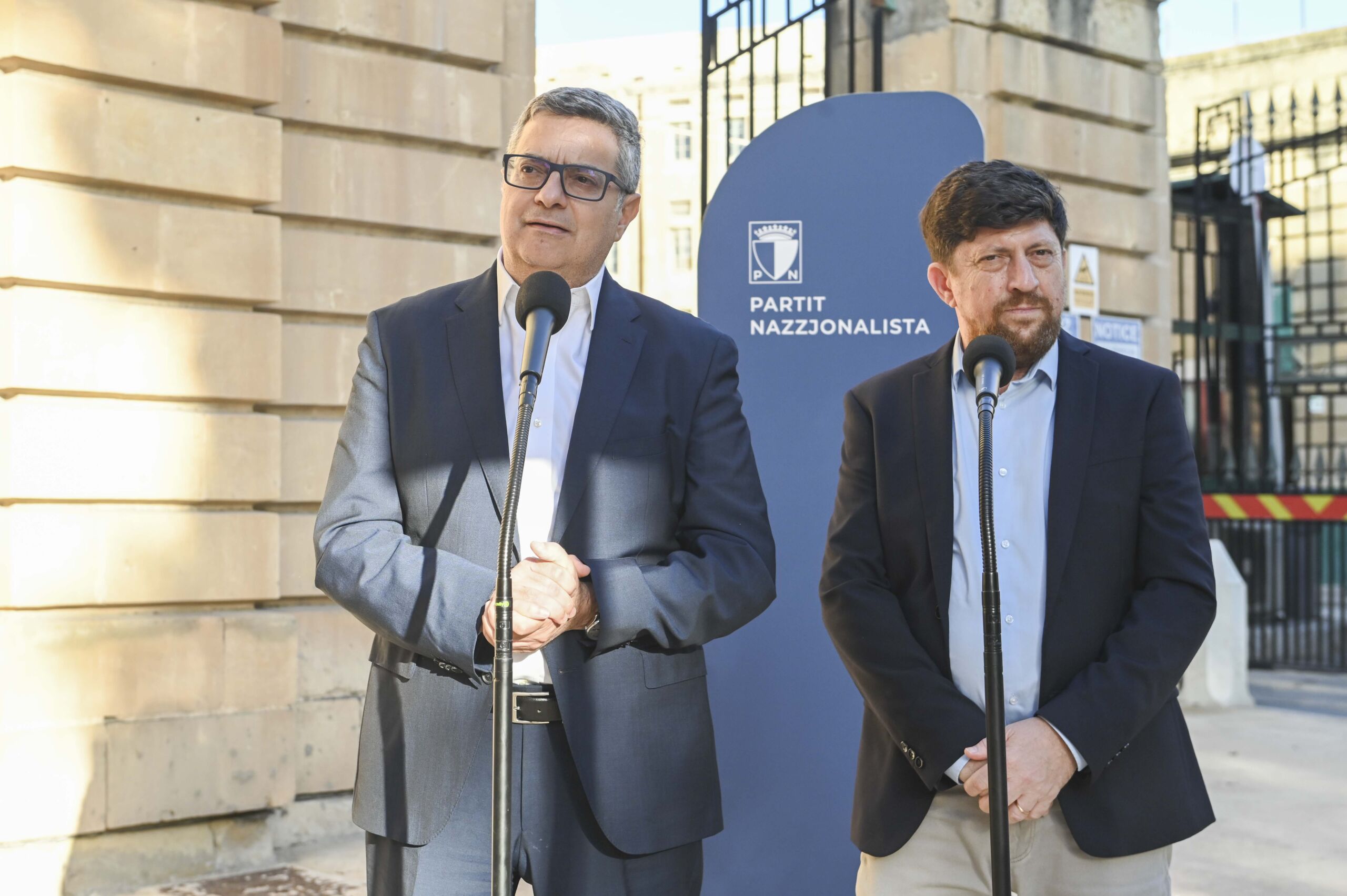 Il-PN jisfida lill-Prim Ministru juri l-irċevuti tad-€900,000,000 lil ...