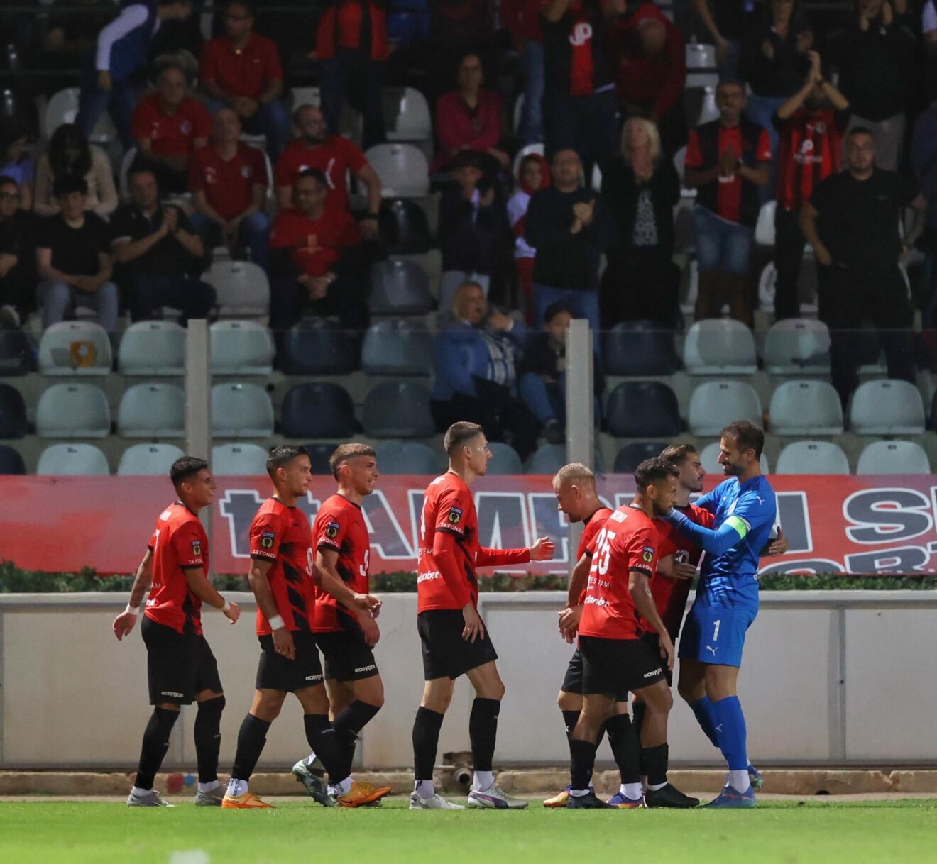 Żbalji difensivi jikkundannaw lil Floriana - NETnews