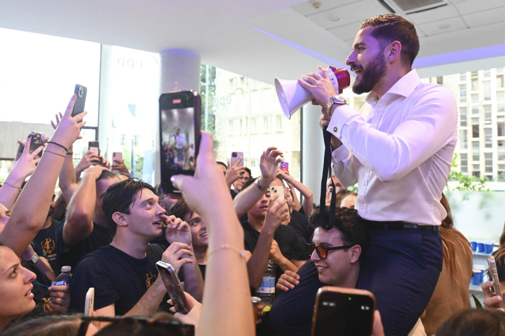 L-istudenti tal-liġi jiċċelebraw ma' Alex Borg - NETnews