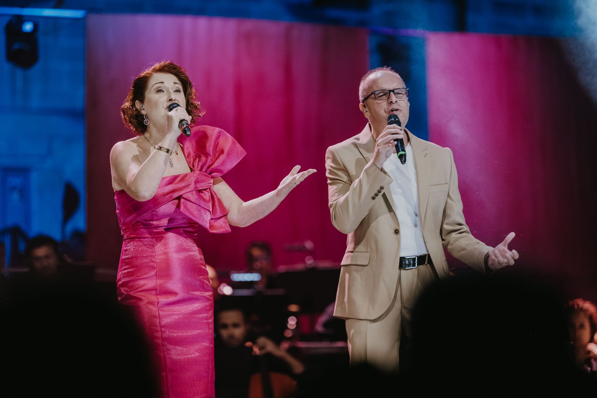 Mark Spiteri Lucas u Debbie Scerri jniedu l-kanzunetta "Qed Jinfirex ...