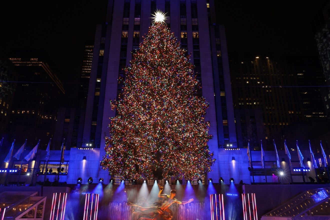 1411715-2000x1333-desktop-hd-new-york-christmas-background-image - NETnews