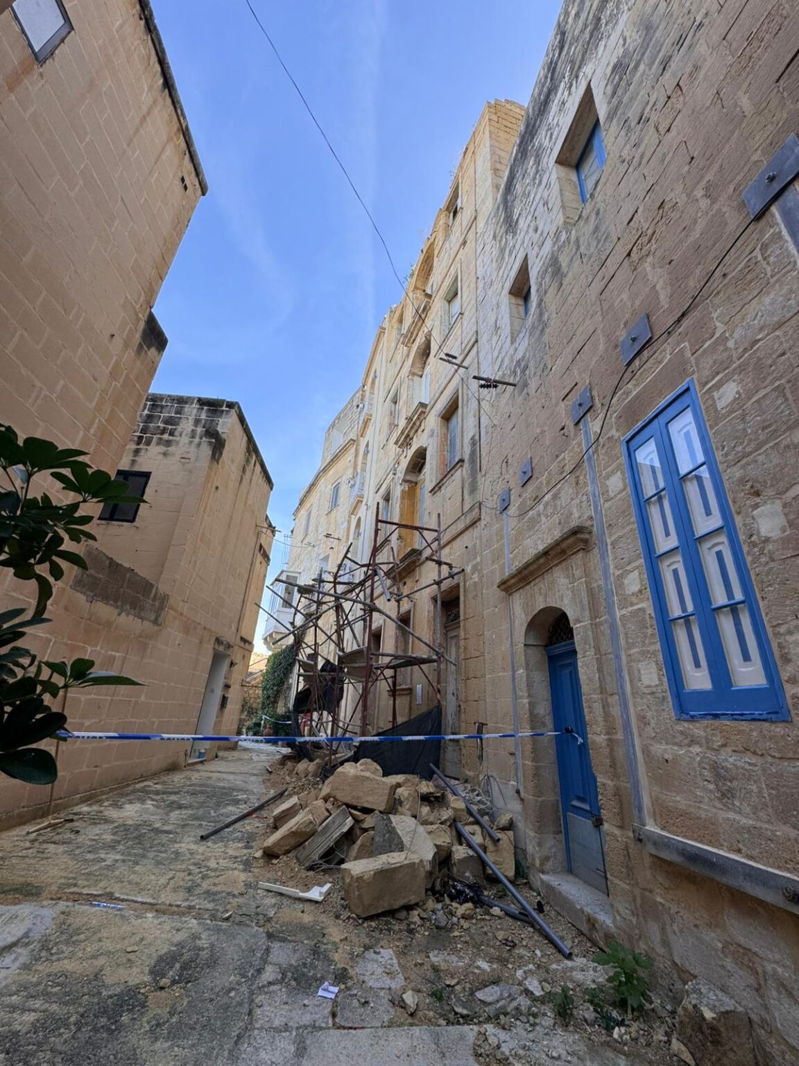 Galdes joħroġ stqarrija fejn fiha ma jwieġeb xejn... anzi jikkonferma ...