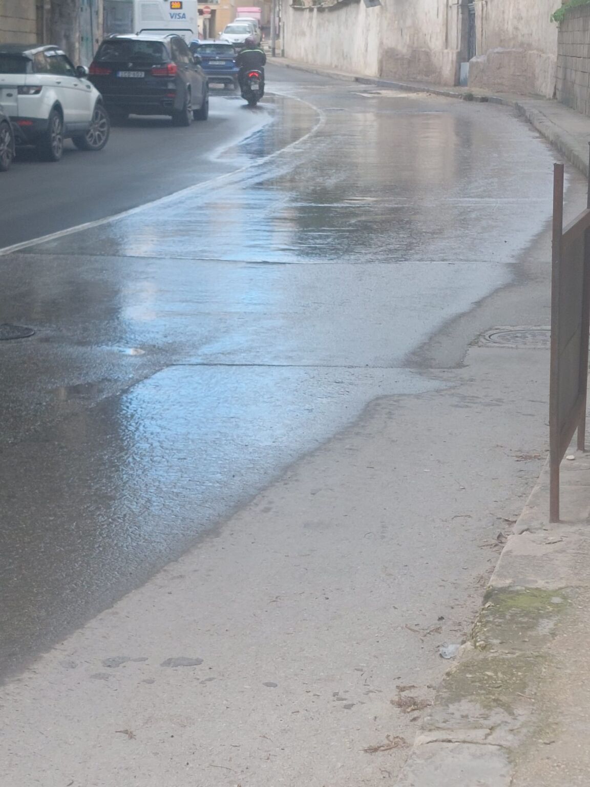 Diversi rapporti ta' drenaġġ fi Triq il-Wied tal-Imsida, Birkirkara ...