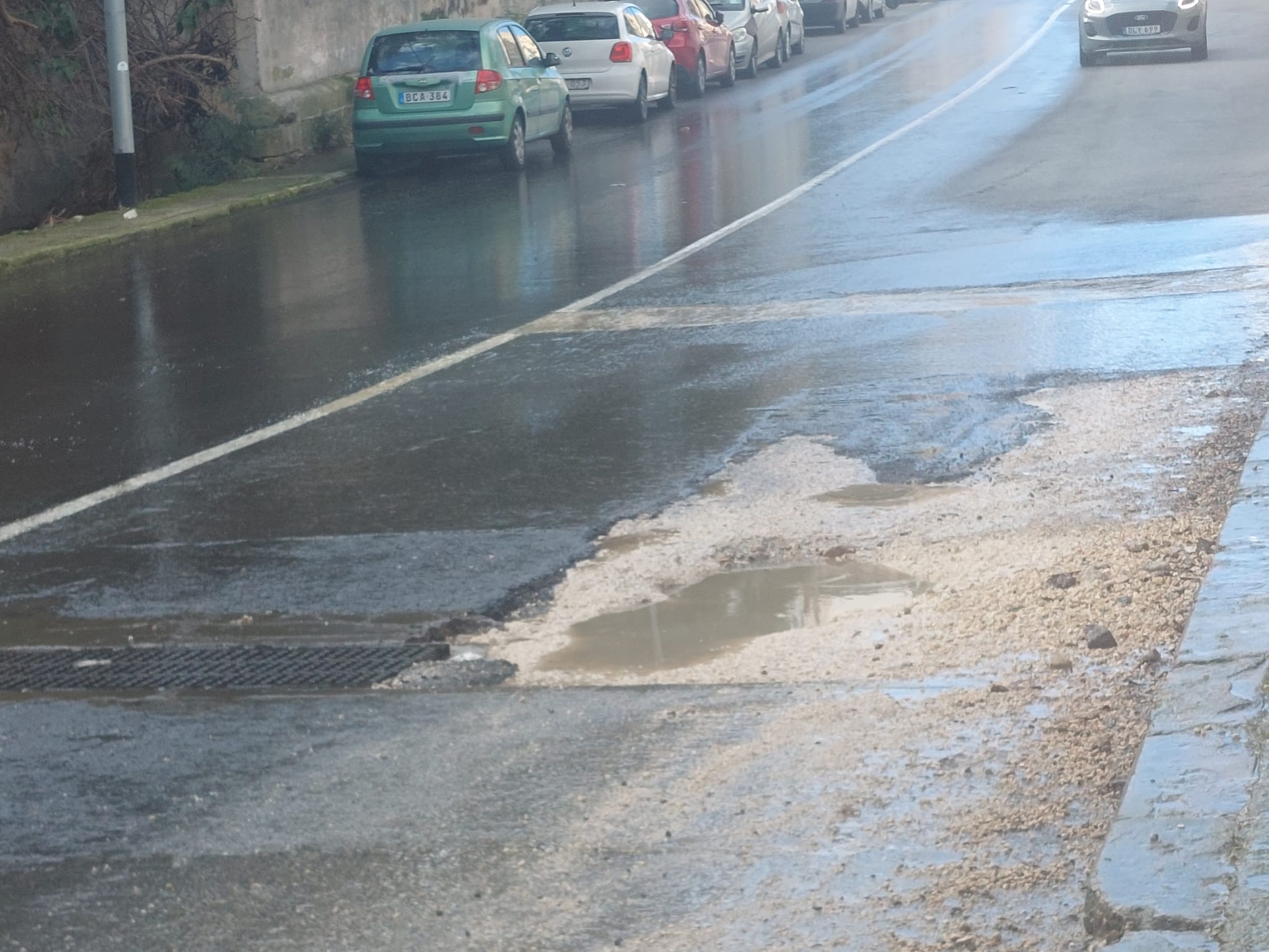 Diversi rapporti ta' drenaġġ fi Triq il-Wied tal-Imsida, Birkirkara ...