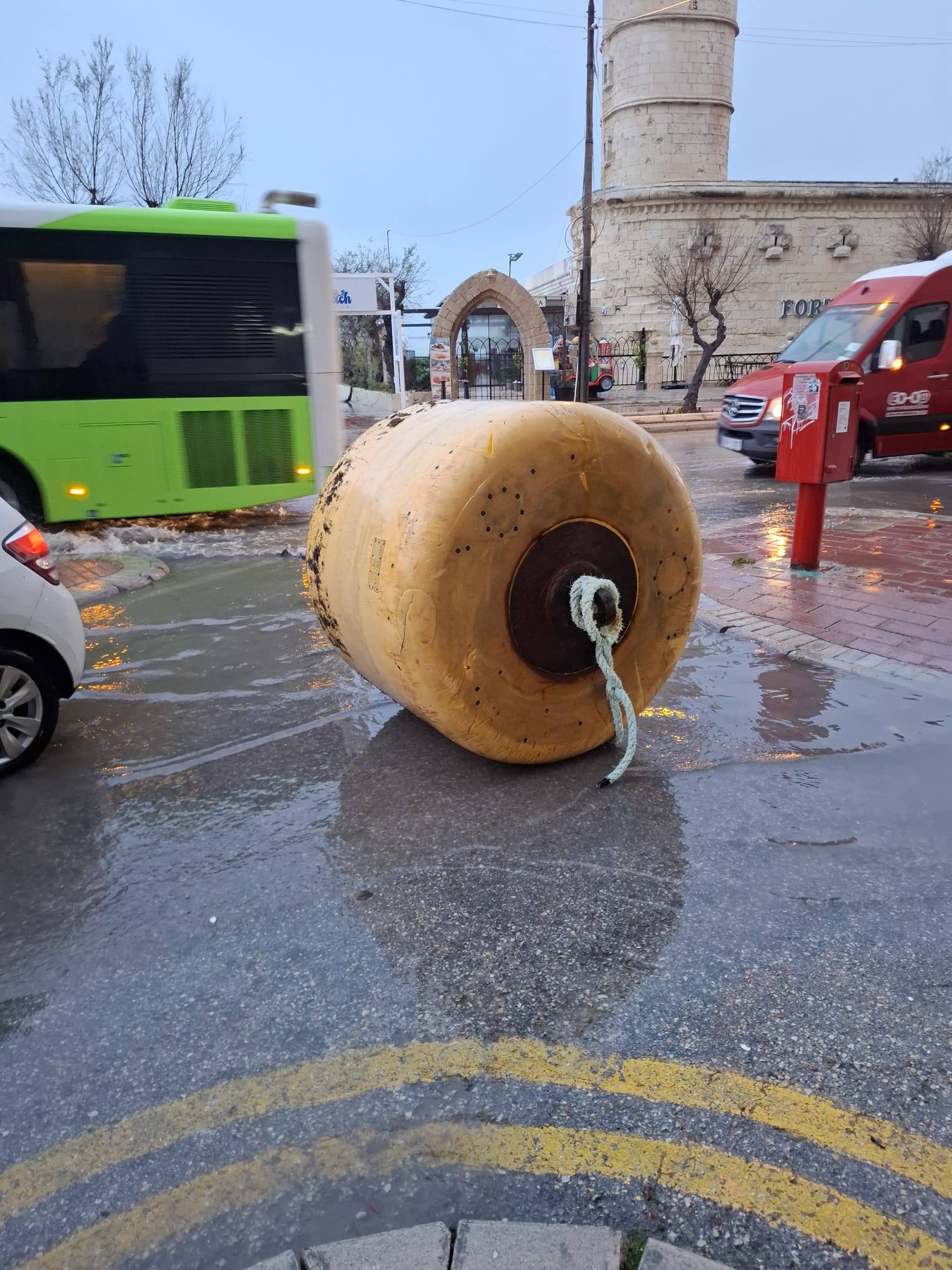 Baga tal-vapuri tispiċċa f'nofs Triq it-Torri f'Tas-Sliema - NETnews