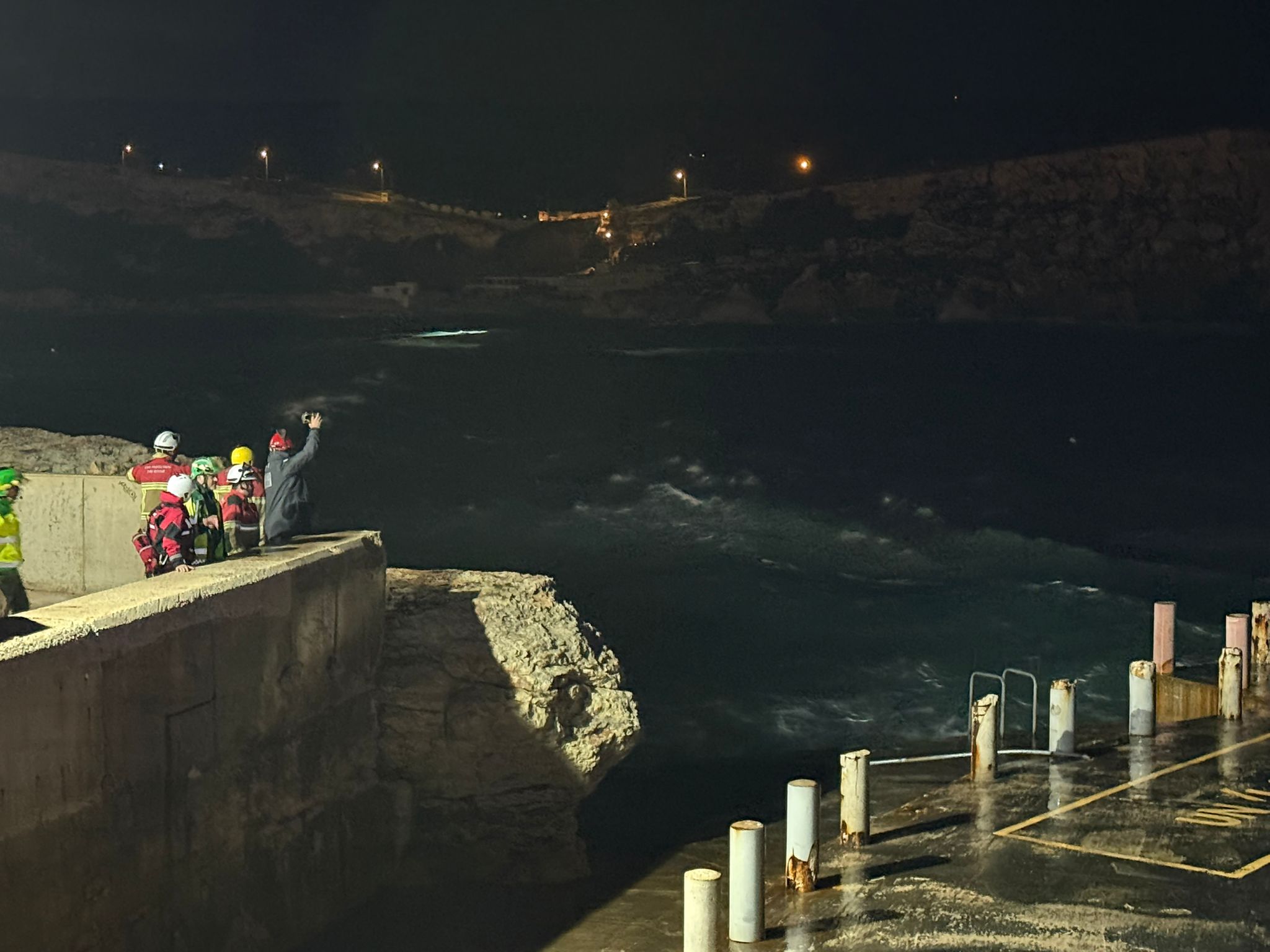 Tkompli t-tfittxija għat-tifla ta' 13-il sena li waqgħet fil-baħar ...