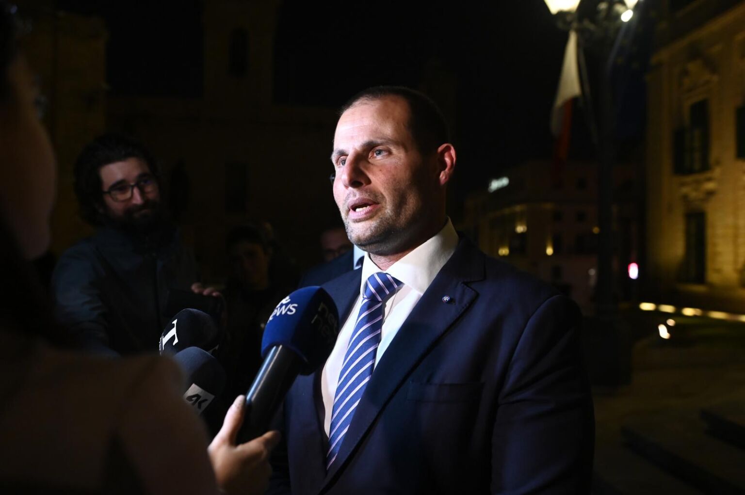 L-Imħallef Wenzu Mintoff jakkuża lil Robert Abela b'indħil fid ...