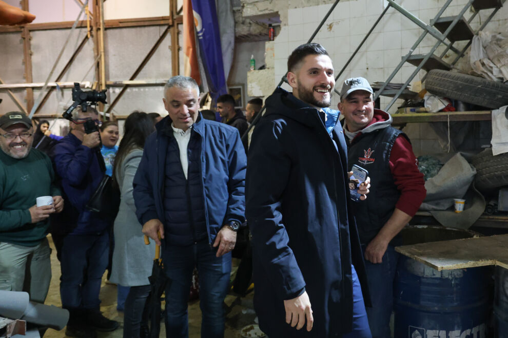 Alex Borg iżur l-aħħar preparamenti fl-imħażen tal-Karnival - NETnews