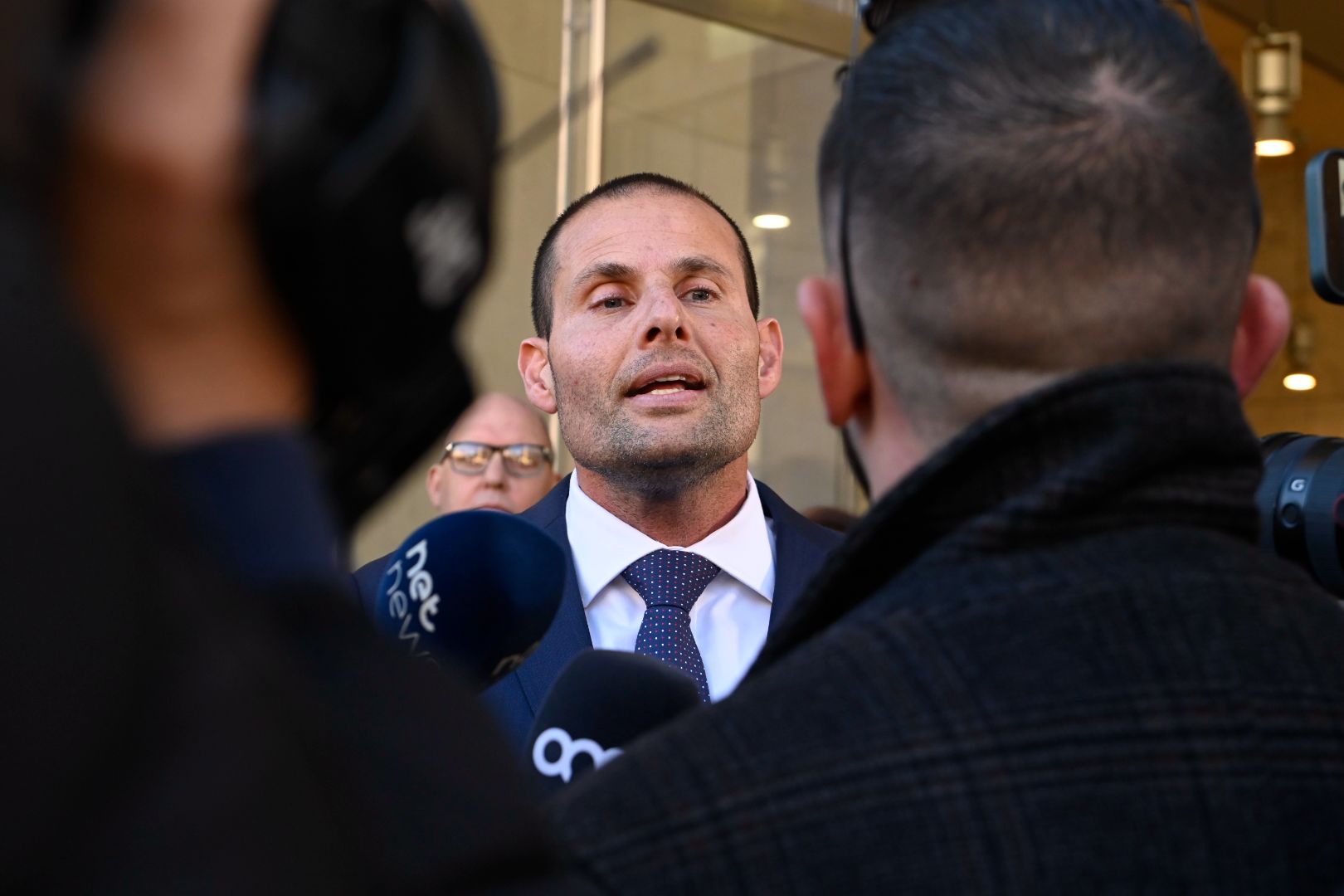 Il-Prim Ministru Robert Abela jibqa' jaħrab l-akkużi serji tal-Imħallef ...