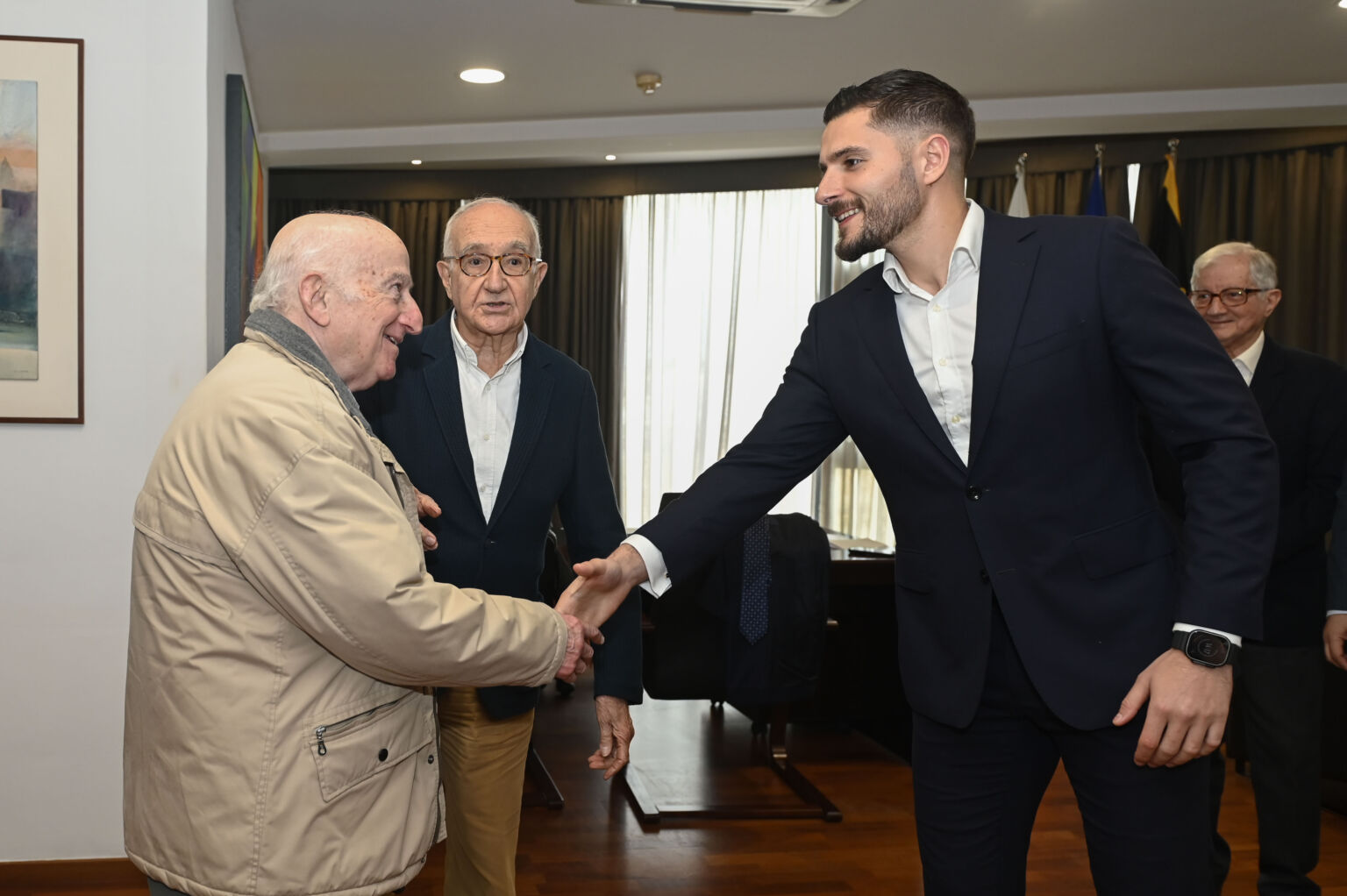 PN fil-Gvern iwiegħed li l-pensjonanti jitħallsu l-pensjoni tas-servizz ...