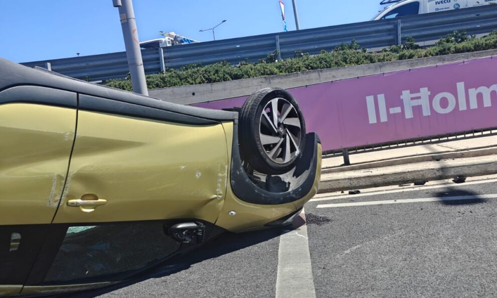 Raġel l-isptar wara li kien involut f'ħabta bejn żewġ karozzi fl ...