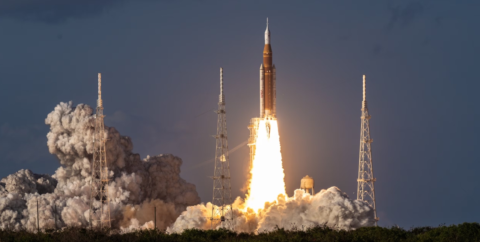 Titlaq b'suċċess il-missjoni tan-NASA madwar il-qamar - NETnews