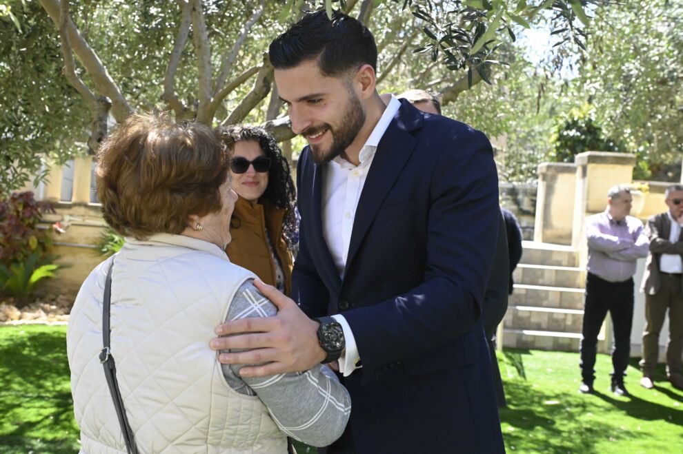 Il-Kap tal-PN Alex Borg iżur il-'Karl Vella Foundation' - NETnews