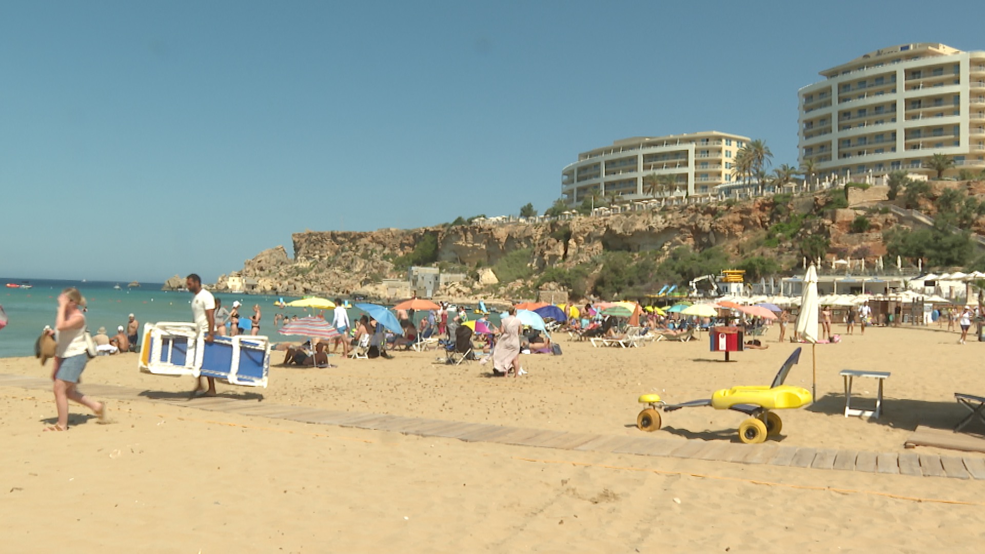 Fis-sajf : Kif għandek iżżomm lilek innifsek sigur fuq il-bajja - NETnews