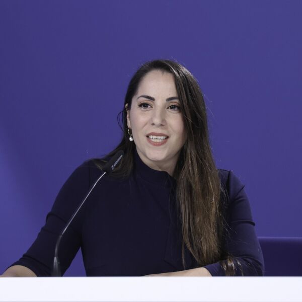 Julie-Zahra-8853 - NETnews